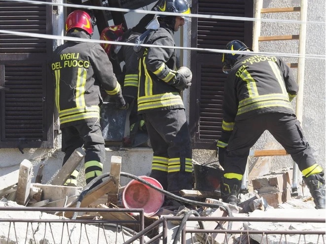 Esplode una casa a Filattiera, si cerca tra le macerie. – Antenna 3