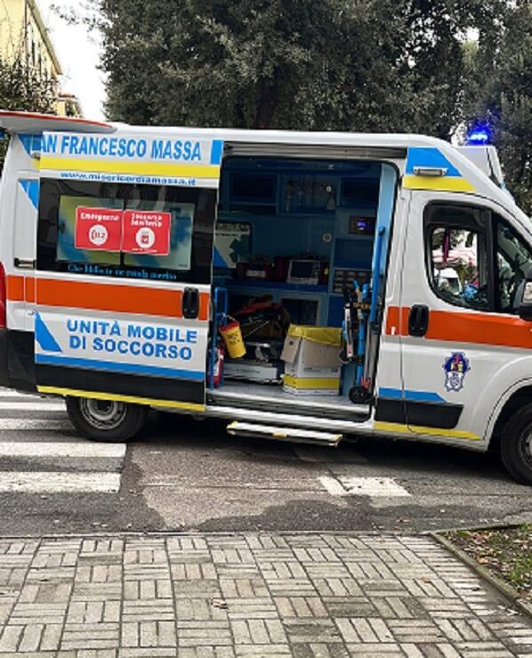 Polo Progressista: Signora cade al mercato, difficoltà nei soccorsi ...