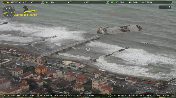Arpat effettua campionamenti dopo l’incidente della nave Guang Rong ...